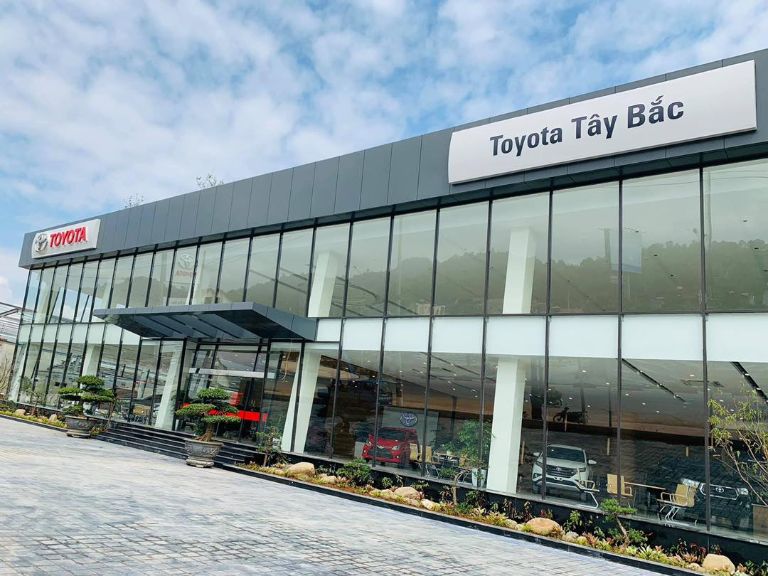 Showroom Toyota Tây Bắc tại Sơn La - Tập Đoàn Kính Việt Long
